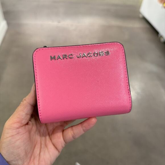 Marc Jacobs | Bags | Marc Jacobs 4p4smp26s02 Bifold Wallet In Petal ...